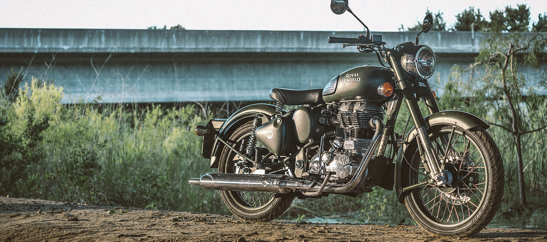 Royal Enfield Classic 500 Battle Green - Colors | Specifications ...