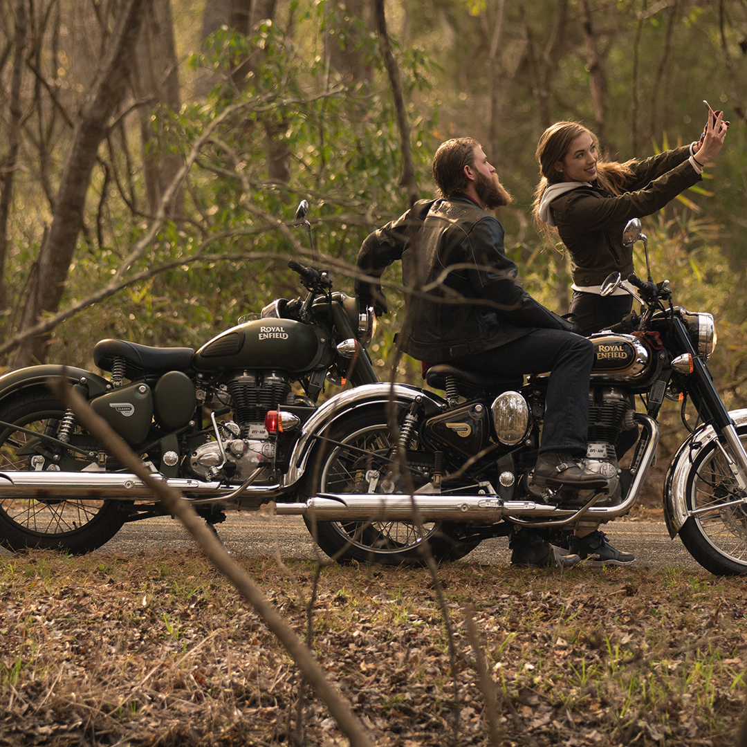 Royal Enfield Classic 500 Battle Green - Colors | Specifications ...