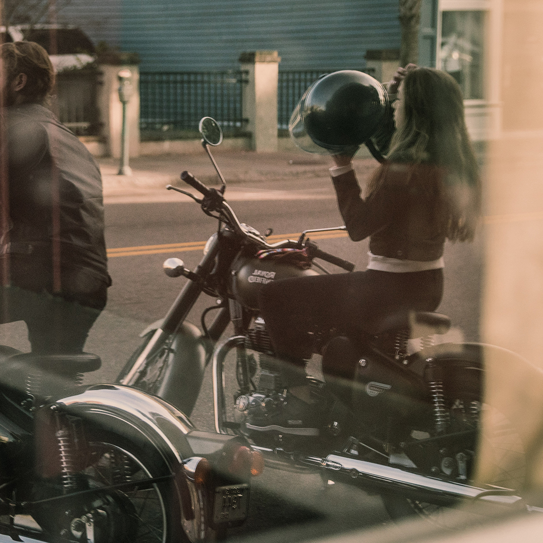 Royal Enfield Classic 500 Battle Green - Colors | Specifications ...