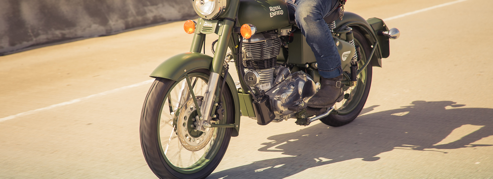 Royal Enfield Classic 500 Battle Green - Colors | Specifications ...