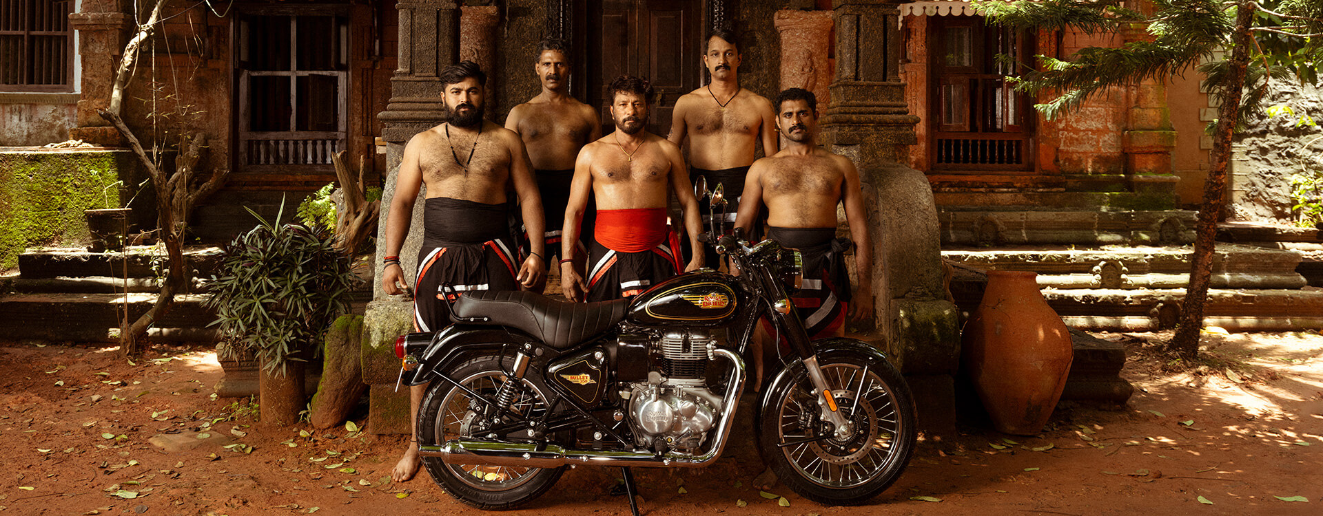 Bullet 350 Bike Price, Mileage, Weight & Colours in India | Royal Enfield