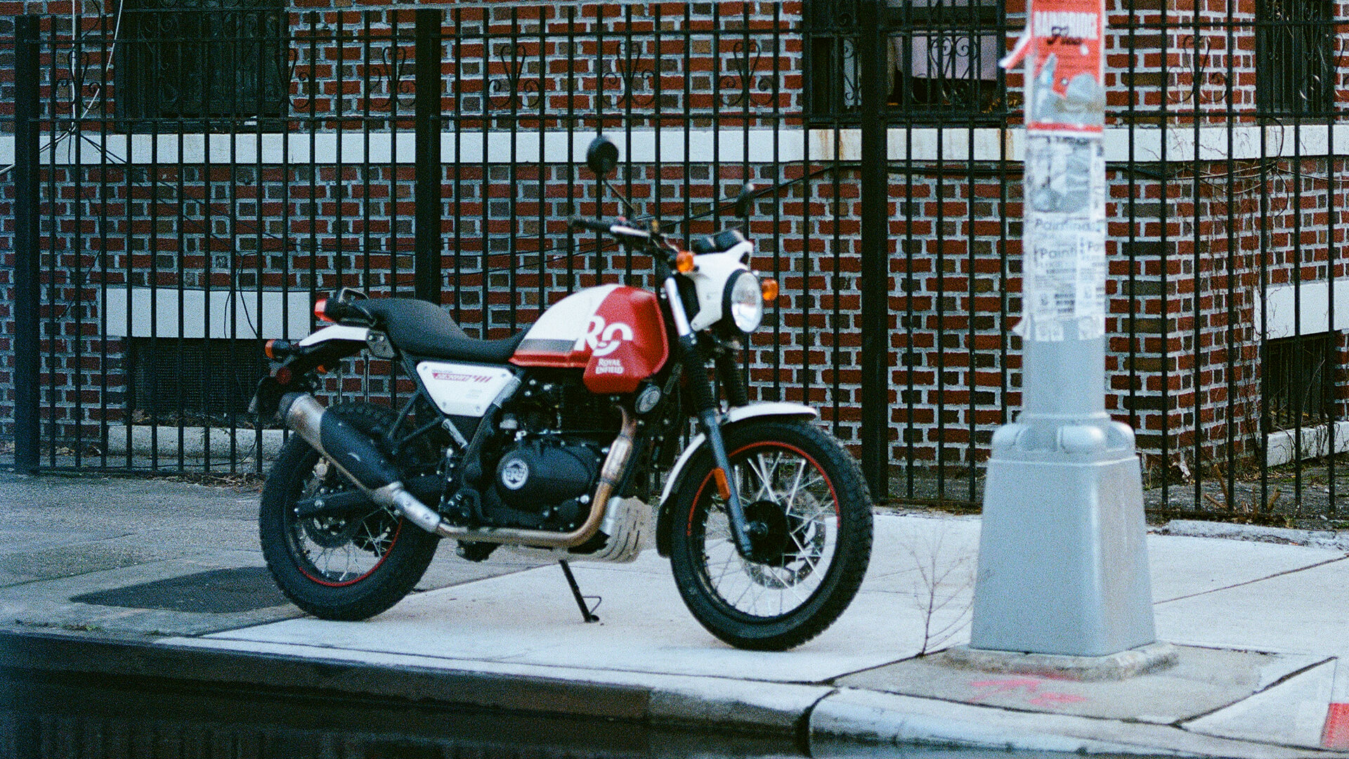 Scram 411 Price, Mileage & Colours in India | Royal Enfield
