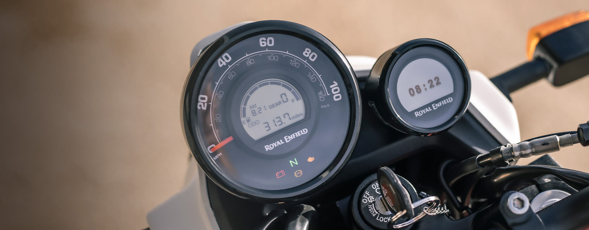 Scram 411 Price, Mileage & Colours in India | Royal Enfield