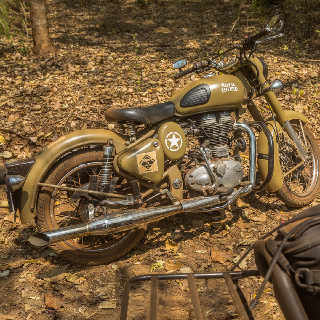 Royal Enfield Classic Desert Storm | Colors | Specifications | Gallery ...