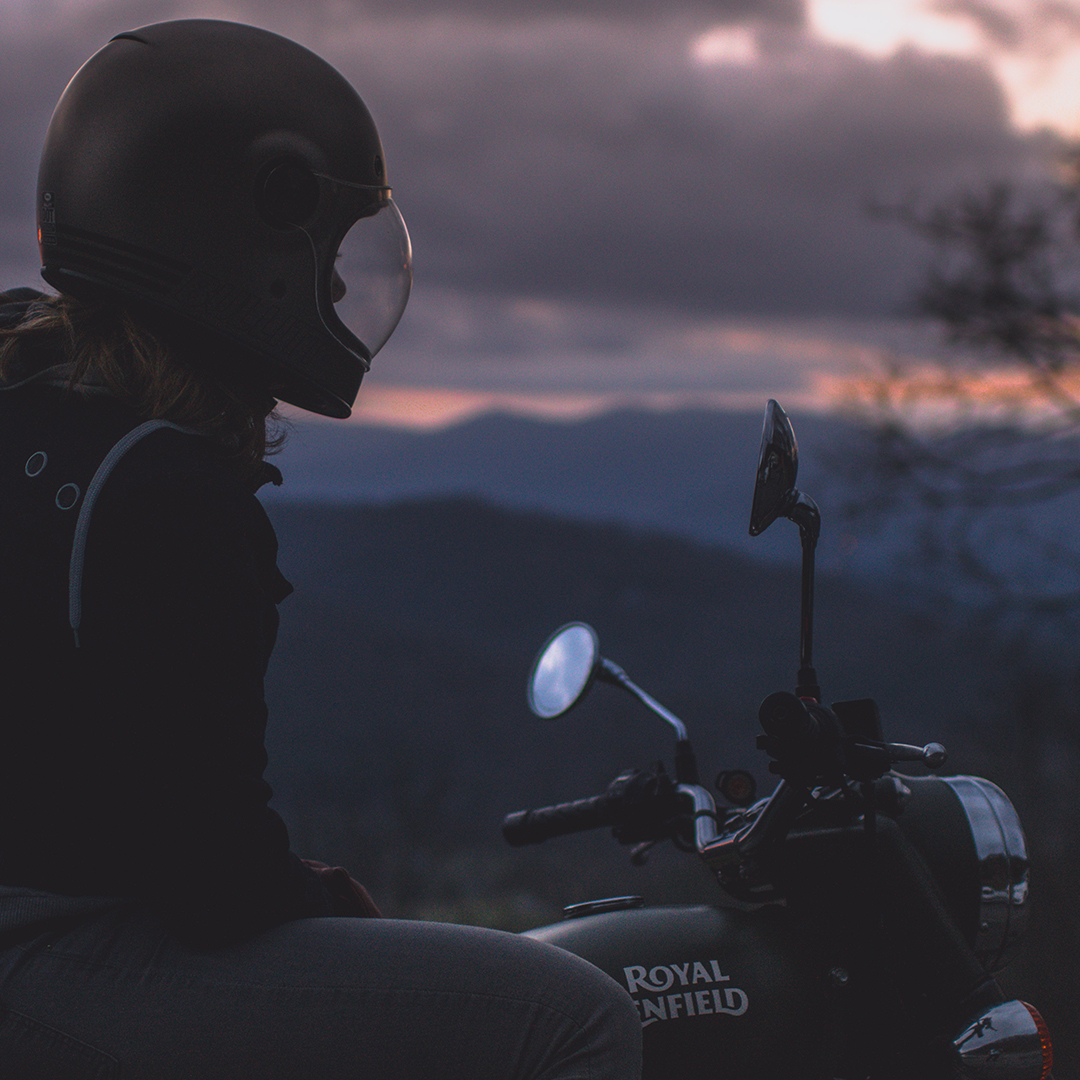 Royal Enfield Classic 500 Battle Green - Colors | Specifications ...